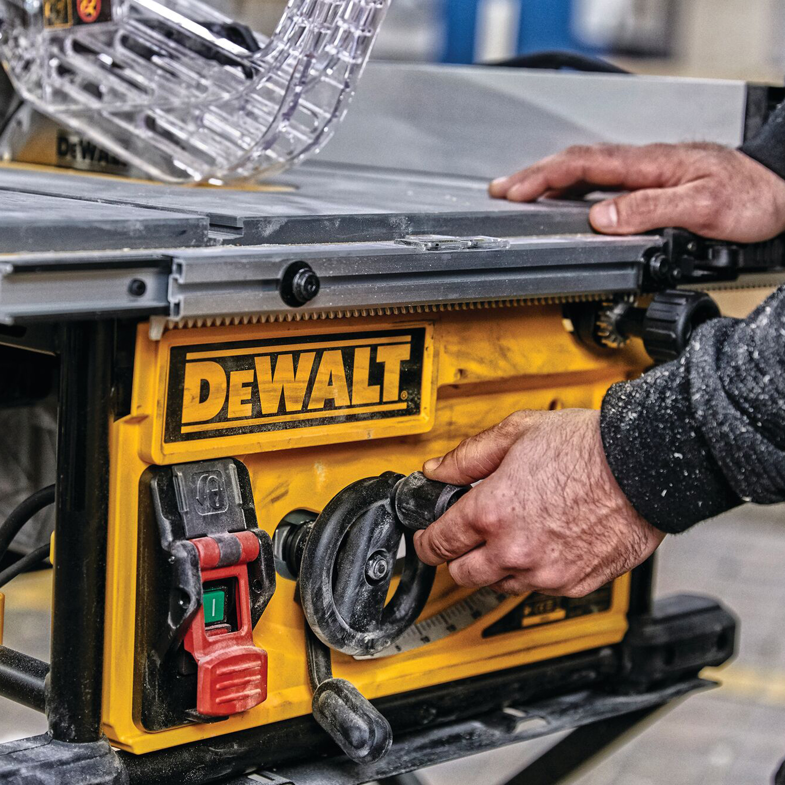 Dewalt Δισκοπρίονο Πάγκου 2000W 77mm DWE7492 droutsas.gr